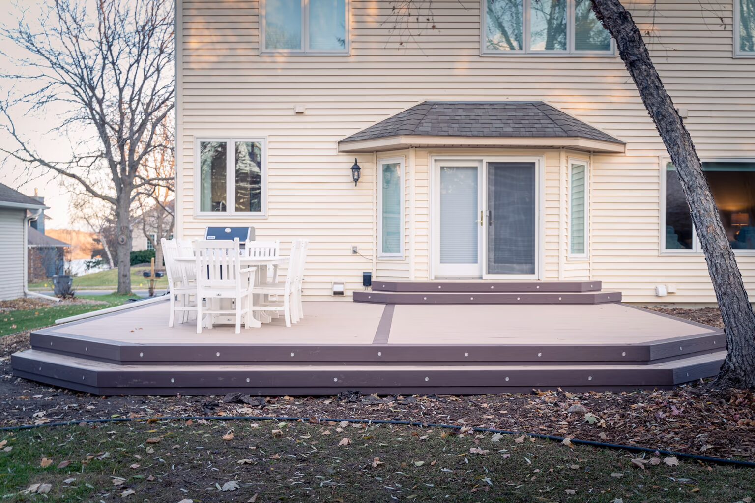 Deck with Contrast | The Lake Susan Deck | Lakeside Decking